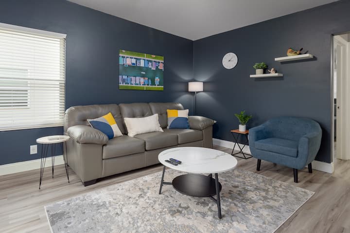 Rest By Northwest #2 - 2 Bedrooms, 2 Beds, 1 Bath - Cedar Rapids, IA