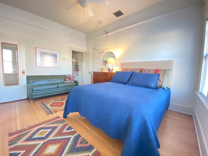 3 Blocks From U Of A | Near 4th Ave | 1 Br 1 Ba - Tucson, AZ