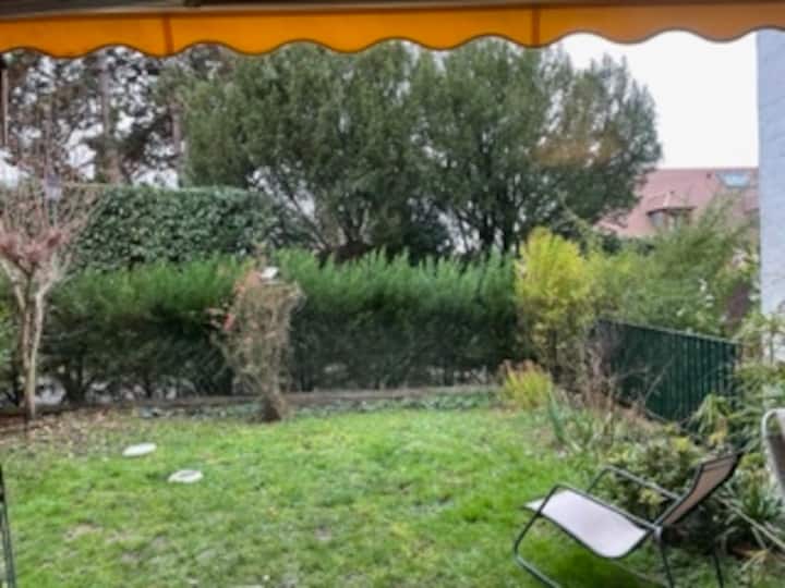 Double Garden + Calm (For Couples Or Families) - Saint-Germain-en-Laye