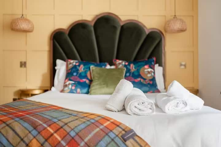 The Lady And The Baron - Kingussie