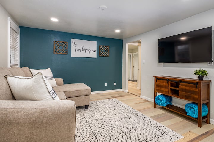 Clementine Cutie 2bd1b-w/pullout - Dubuque, IA