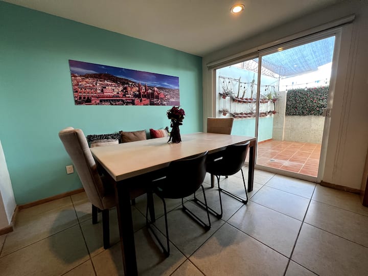 Casa De 4 Hab/ Recámara En Planta Baja, Factura - Zacatecas