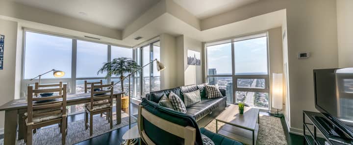Square One • Luxury Living • Free Parking - Mississauga