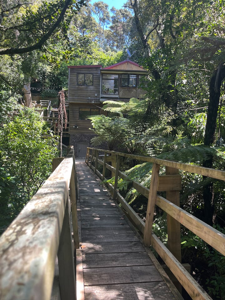 Tranquil Native Bush Hideaway W Spa & Yoga Room - Maraetai