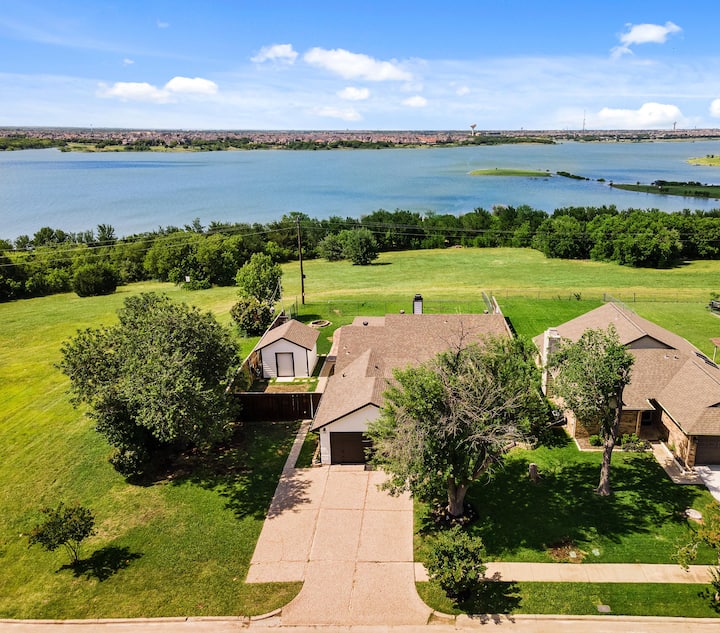 Lakehouse/privatepool/lakeview/lakeaccess/firepit - The Colony, TX