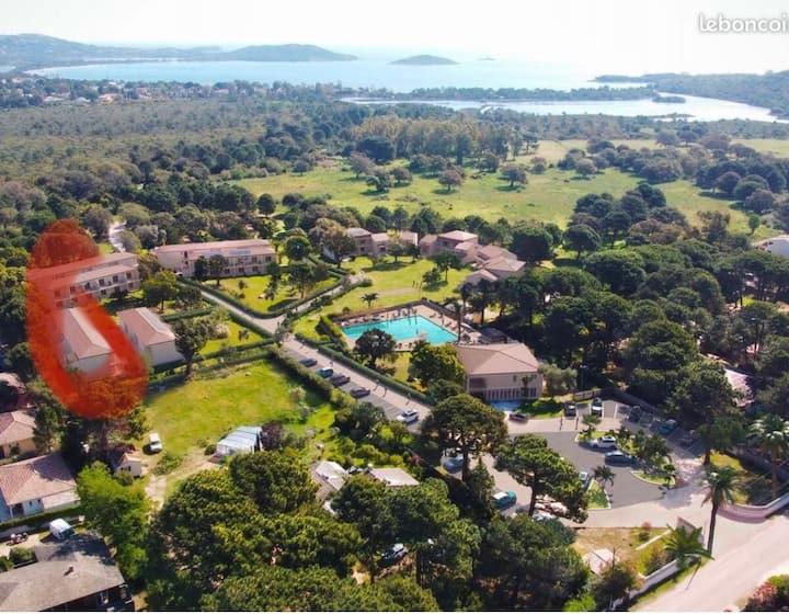 Lecci,proche Plage Cala Rossa, Piscine Chauffante, - Lecci