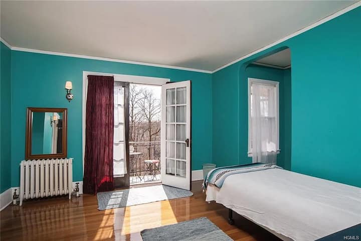 Balcony Room At Cozy Homeva Chatterton Wp - Harrison, NY
