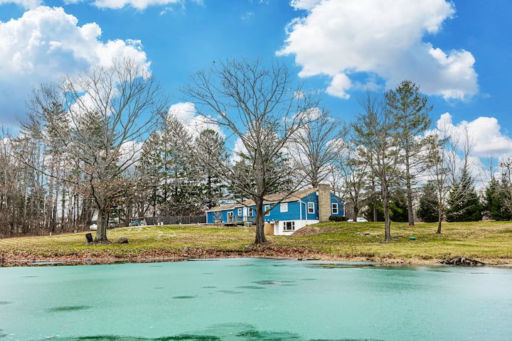 Modern 4br Retreat On 3 Acres W/ Hot Tub & Pond - Delaware, OH