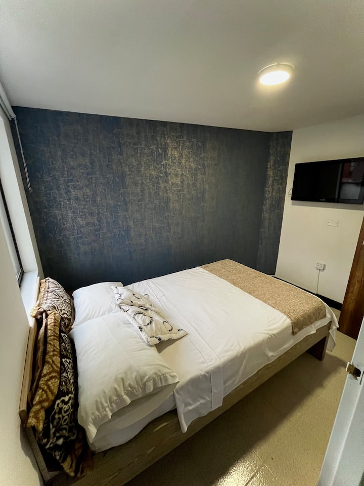 Hab 4. Baño Privado, 2 Personas, Hostal La 74 - Medellín