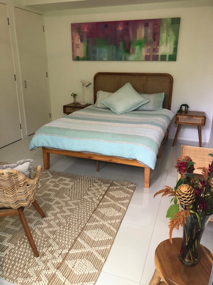 Private Entrance 6 Mins Hastings St Own Bathroom - Noosa