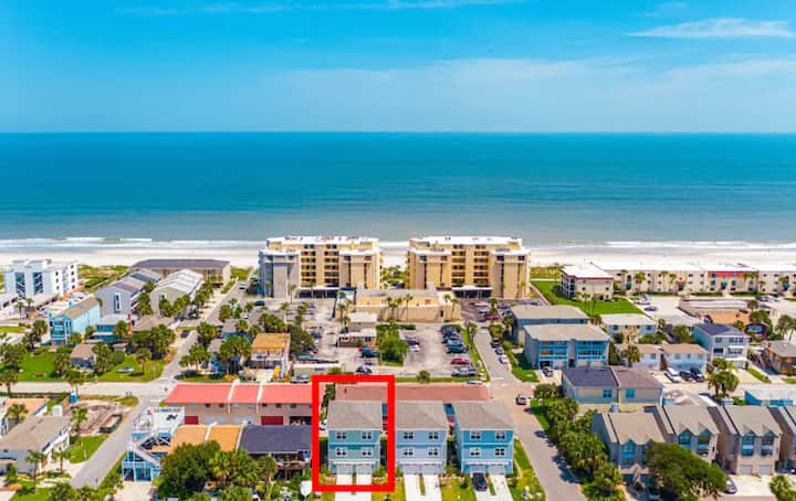 Home For Groups, Steps To Beach! - Jacksonville Beach, FL