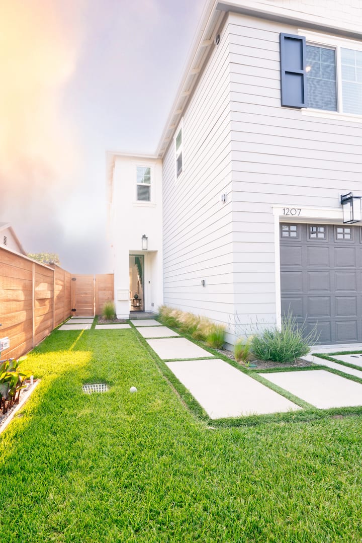 Modern Farmhouse In Silverlake - Little Tokyo - Los Angeles