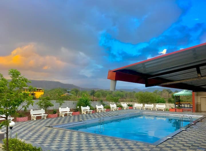 Resort With Swimming Pool To Holiday - Karjat