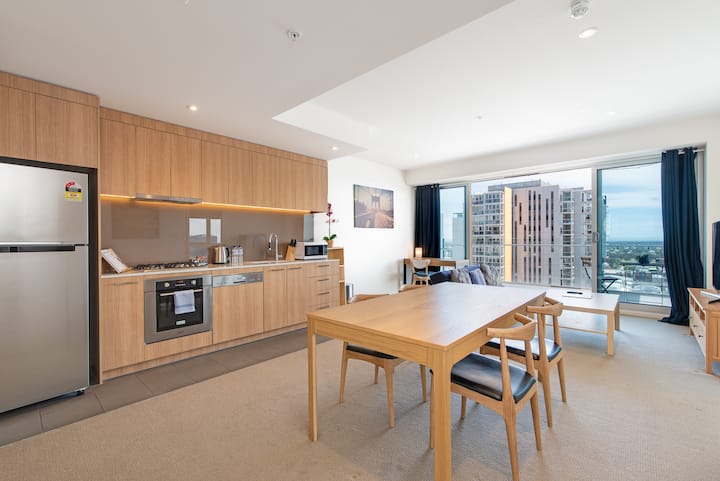 Deluxe 3-bedroom apartment with balcony in CBD #3 - Apartments for Rent ...