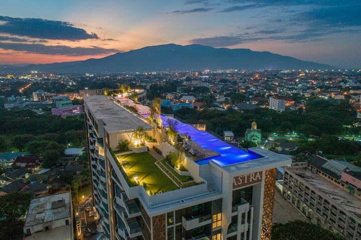 15astra Sky River Top View,景观阳台,素贴山和城市风景,无边泳池 - Chiang Mai