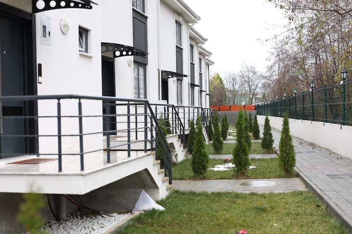 Sapanca 'Da  Lüx Havuzlu Jakuzili Villa No:b-3 - Sapanca