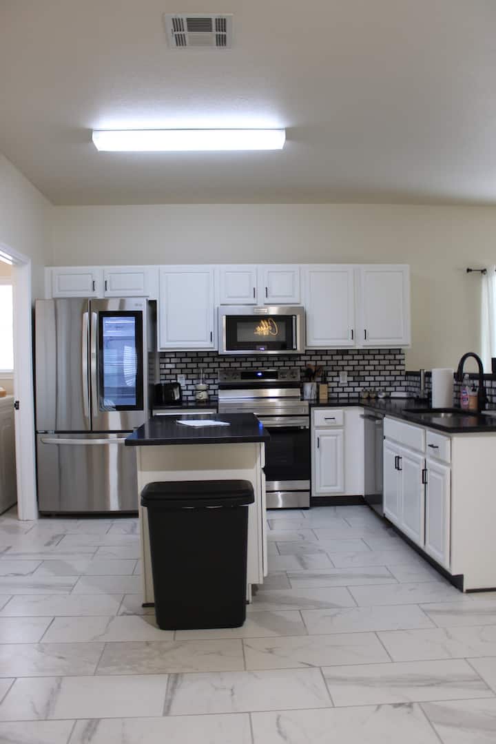 Spacious 4br Near Samsung - Taylor, Texas - Taylor, TX