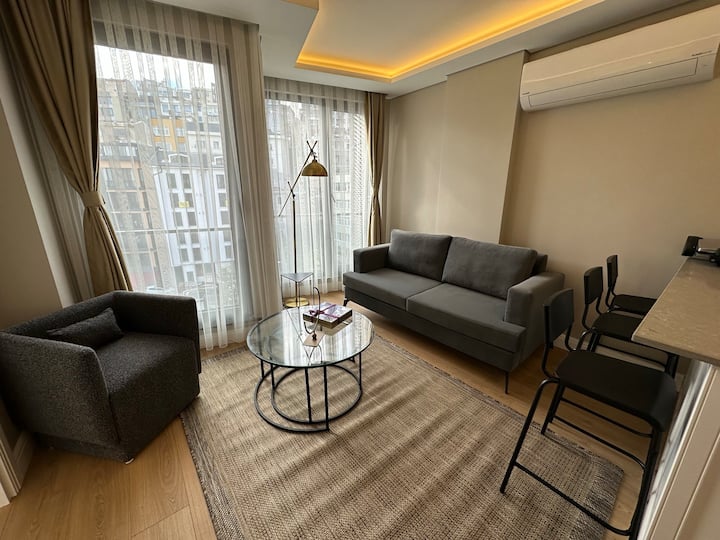 Second Floor New 1br 1living Area In Taksim - Istanbul