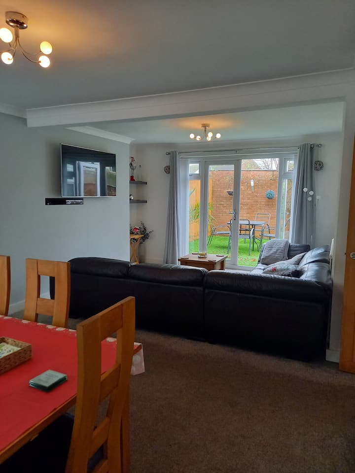 Modernised Home With 2 Bedrooms In Cardiff - Cardiff