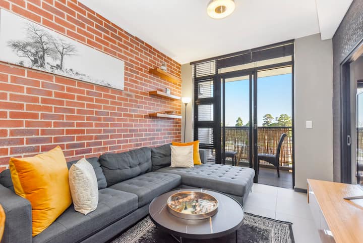 3rd Floor Fabulous Cozy 2 Bedroom 1 Bath - Johannesburg
