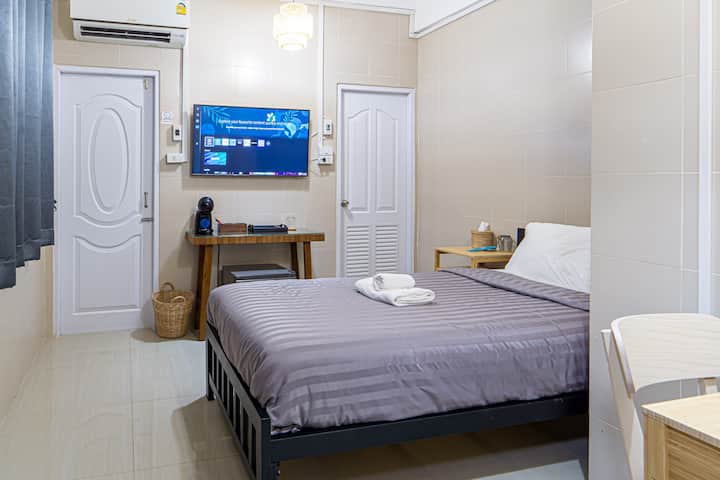 Great Space And Landmarks For A Solo Traveler - Bangkok