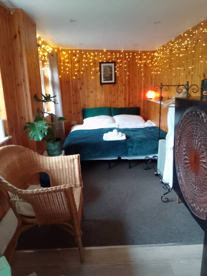 Pilgrims Of The Goddess - Chalet - Glastonbury