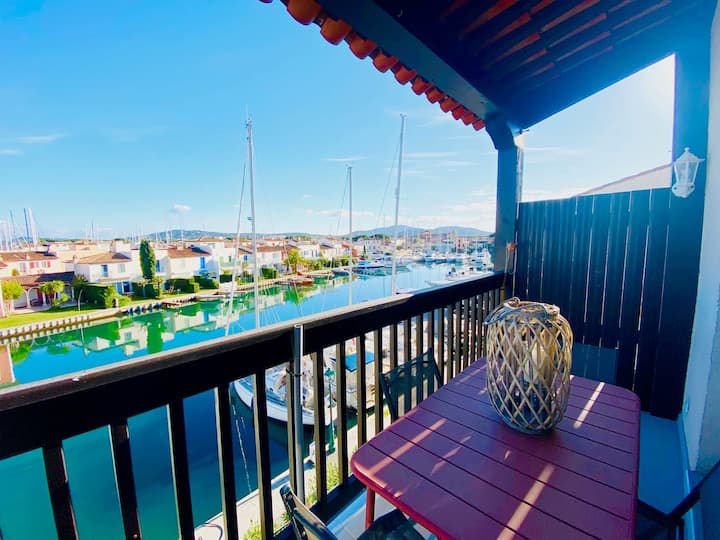 Port-grimaud T2 En Front De Mer Avec Mezzanine - Grimaud