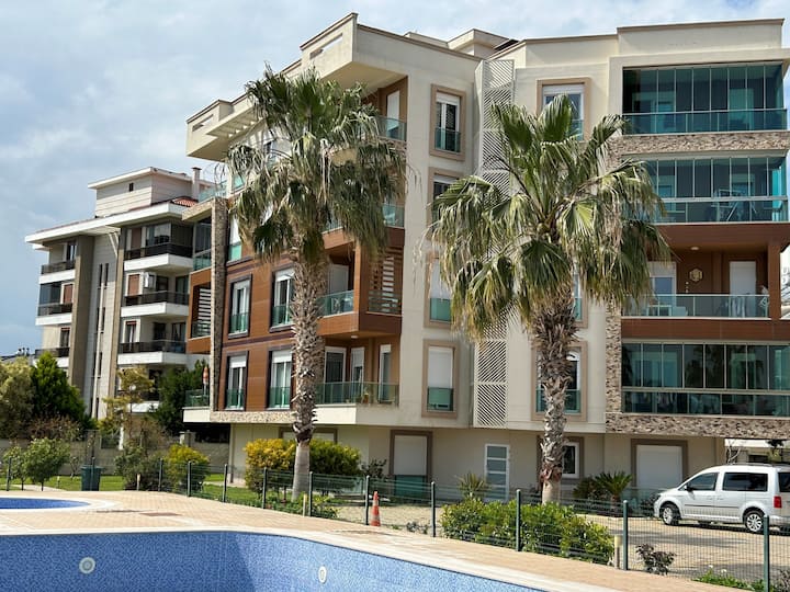 1+1 Luxury Flat With Central Location In Antalya - Lara Beach