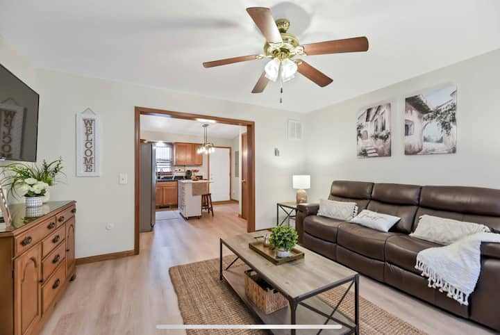 Modern With Country Feel - Parma, OH