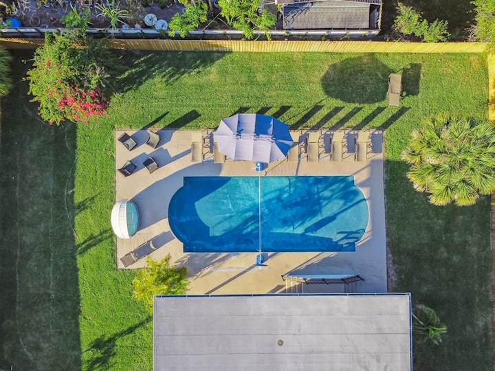 Luxury, Resort-style W/ Pool 4bed/2.5bath House! - Tampa Bay, FL