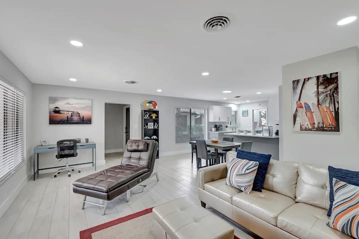 Gorgeous 2bd 2bath Private Yard, Parking, Pets Ok - Delray Beach, FL