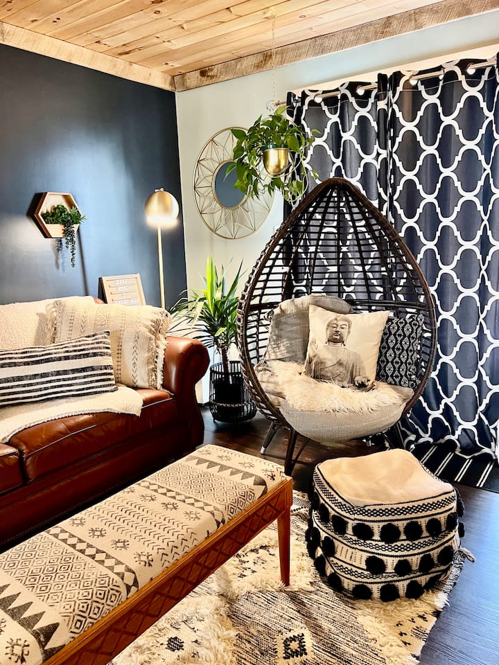 Bohemian Nest Resort Pool/hottub/ski/board/tube! - Beech Mountain, NC