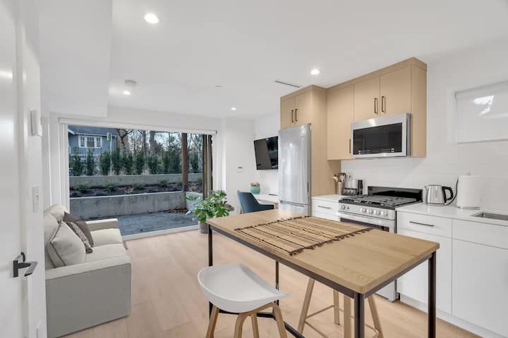 The Perfect 1-bedroom Suite In Mount Pleasant - Vancouver