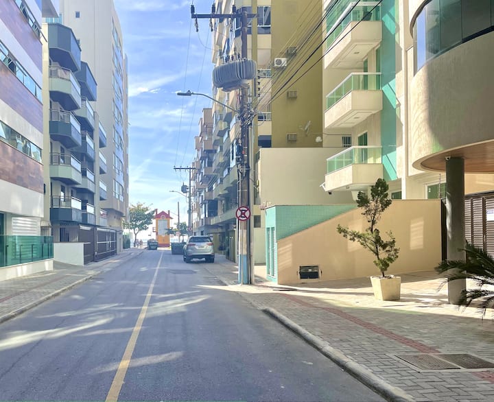 Apartamento Com 2/4 Pé Na Areia - Itapema