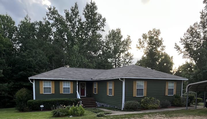 Welcome To The Country Cottage! - Starkville, MS