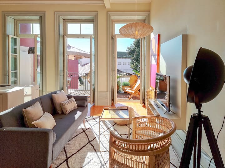 Stunning Flat With Private Balcony In City Center - Vila Nova de Gaia