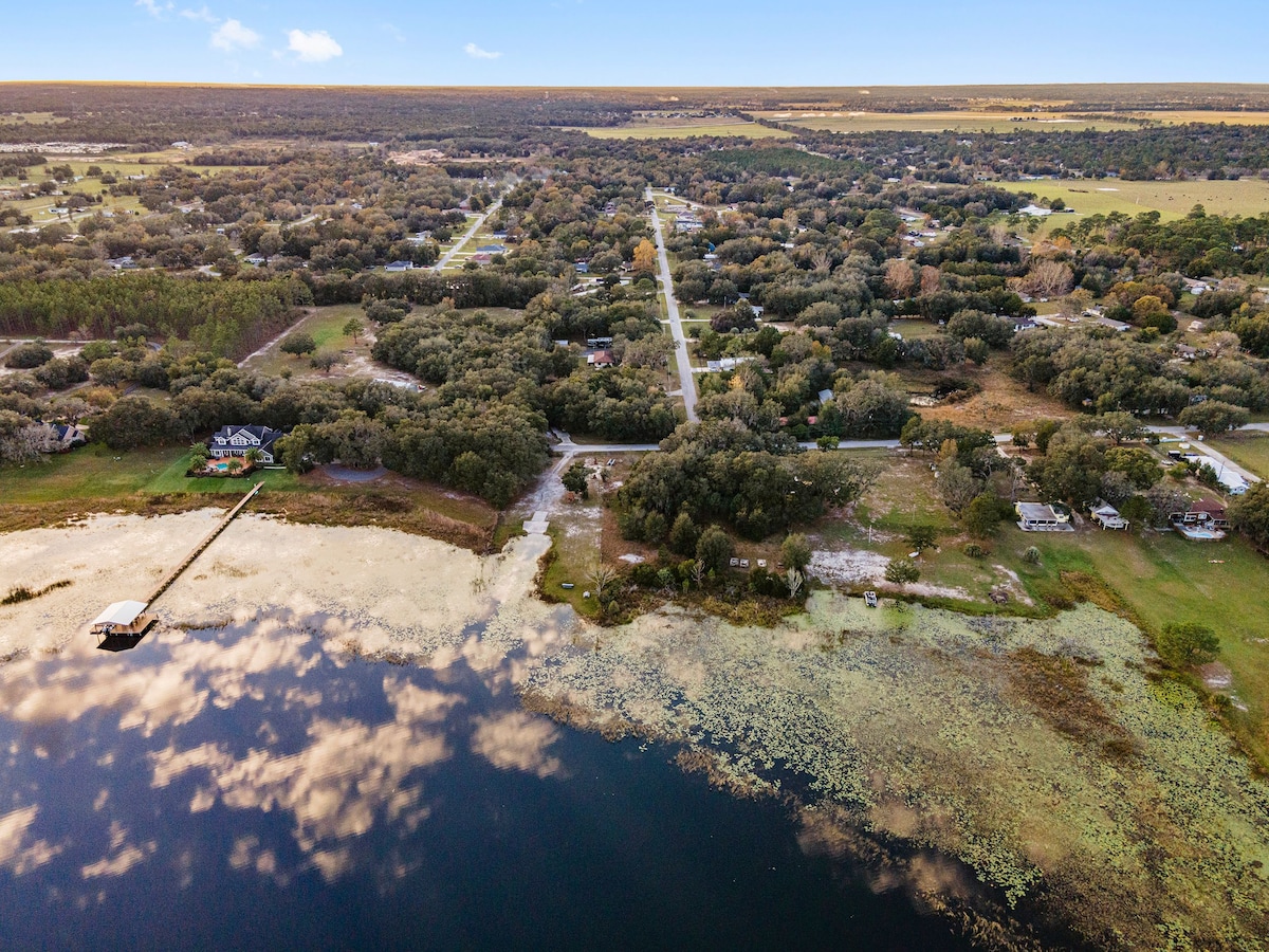 Lake Weir Vacation Rentals & Homes - Florida, United States | Airbnb