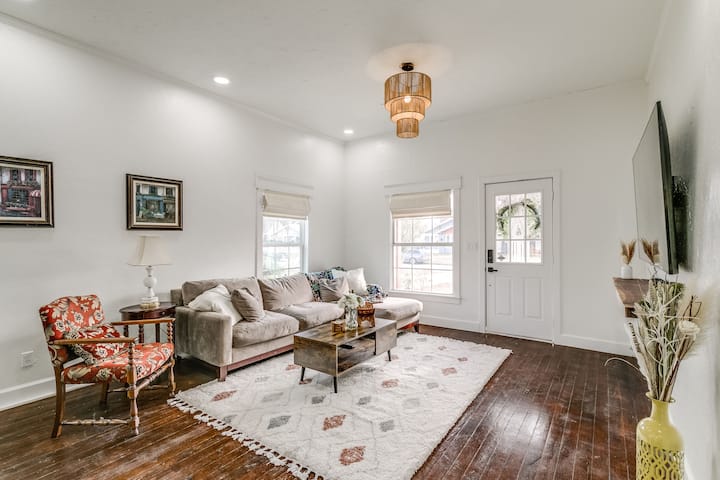 Blue Bohemian 3 Brs And 2 Full Bath! - Oklahoma City, OK