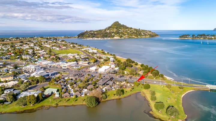 Stylish Villa In Heart Of Tairua - Tairua