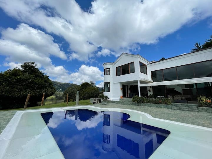 Mansion Luxury Travel Home - La Ceja