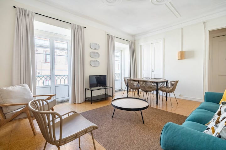 Combro B: Three-bedroom Apartment With Terrace - Lisboa