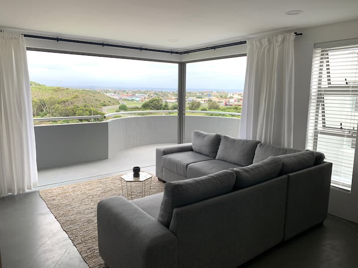 Fresh & New 2 Bed In Mbay Near Mall & Beaches - Mossel Bay