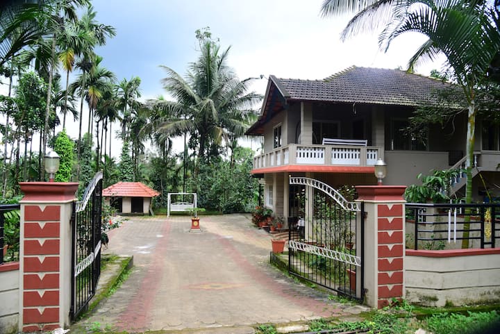 Mourya Homestay With Balcony View - Mudigere