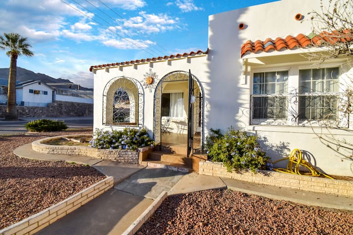 Vintage Villa In Highland Park- Central - El Paso