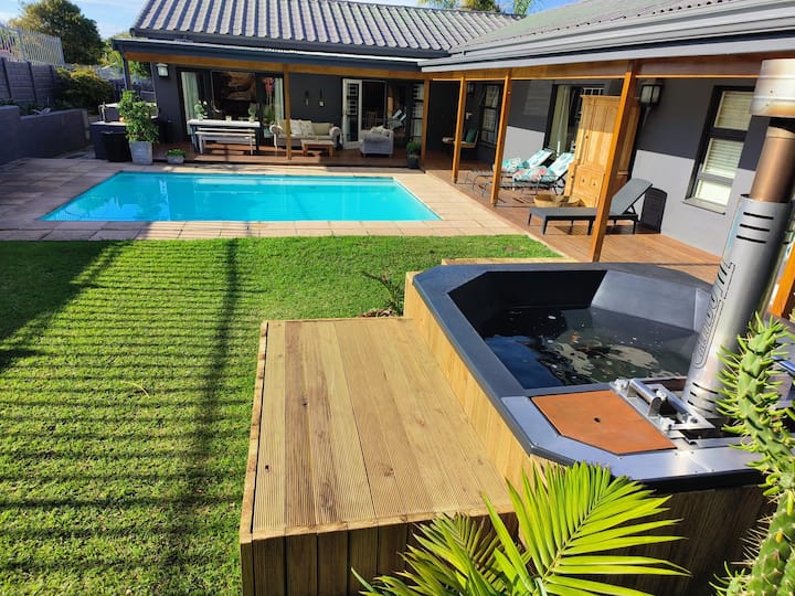 Amazing Plettenberg Bay Holiday Home With Hot Tub - South Africa