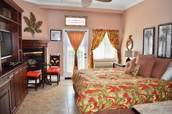 Lanai: Downstairs Patio - Cayucos, CA