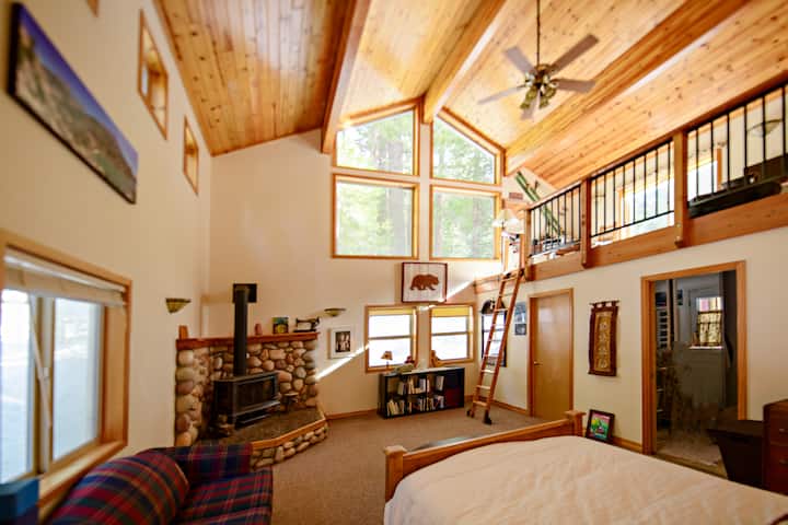Cozy, Spacious Cabin Near River - Pinecrest, CA