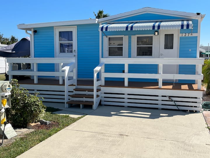 Beautiful Beach Home On The Water@windmill Village - The Bahamas