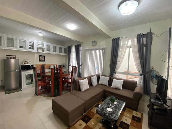 Cozy Staycation Villa In Quirino Hwy, Qc - 케손시티