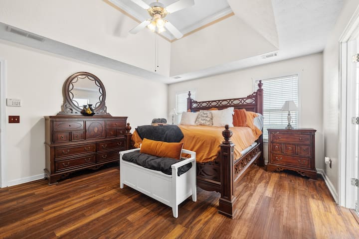California King Cozy In Conyers - Conyers, GA